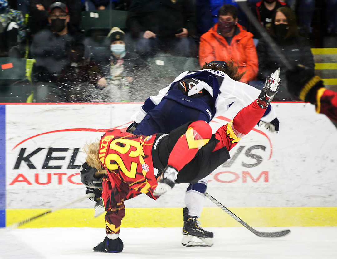Growlers 5 Railers 3 in last game of their series. - The Sports Page